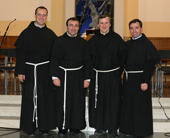 frati | Parrocchia «San Pietro Apostolo»